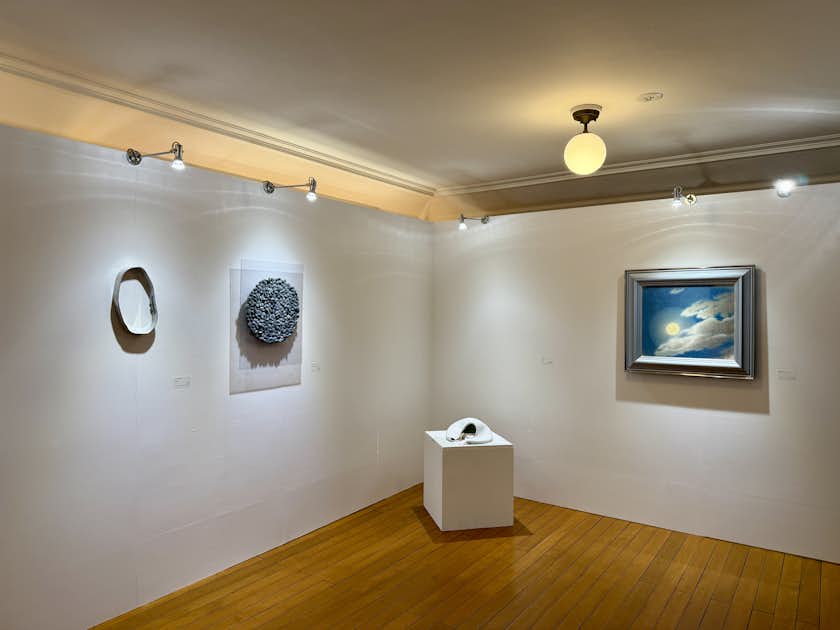 「Art Kudan 2025」（kudan house）開幕レポート。親密な空間でアートの購入体験を｜画像ギャラリー 11 / 14｜美術手帖