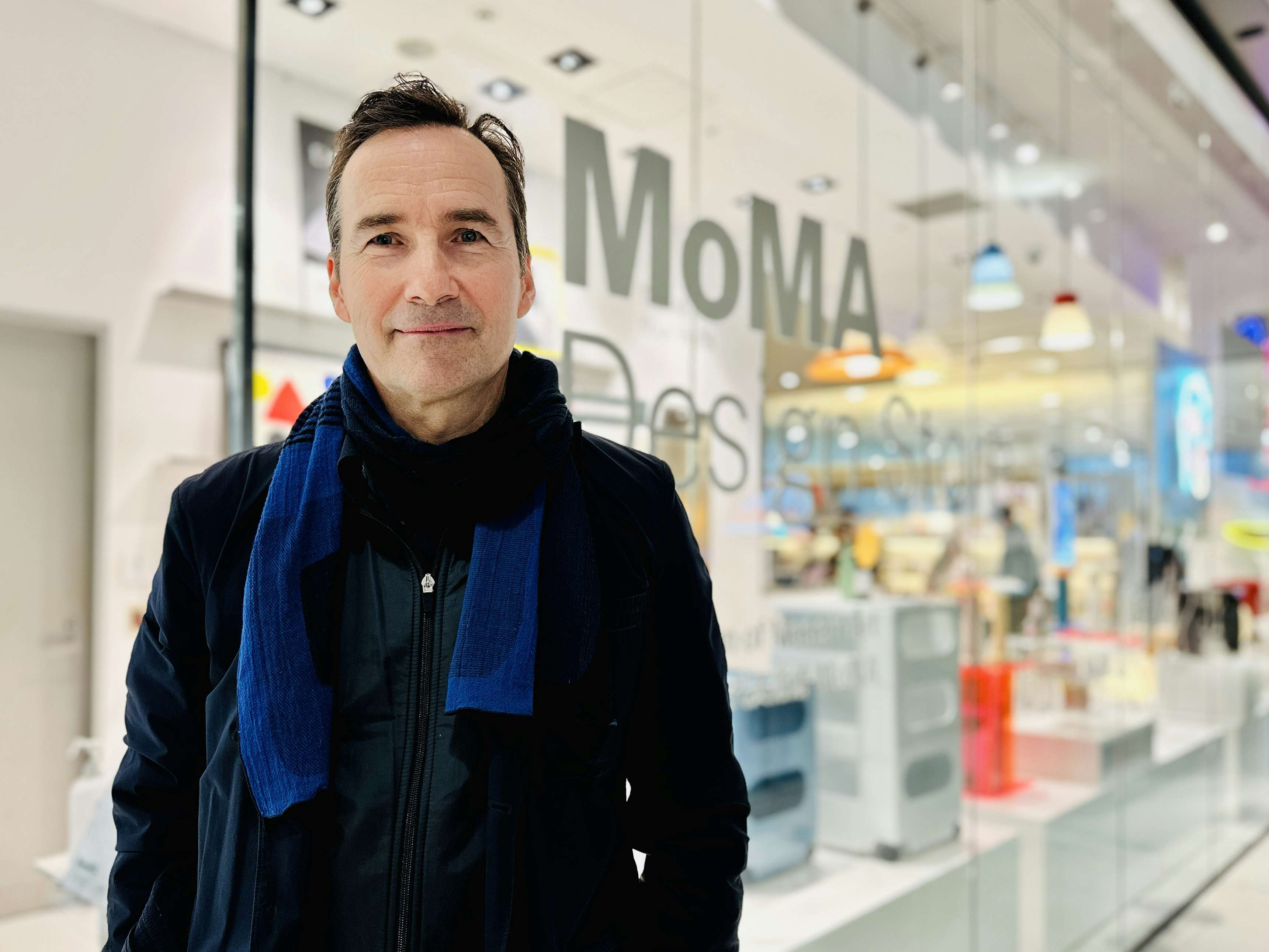 MoMA Design Storeから新作が登場。ホリデーギフトにぴったりなアイテムも｜美術手帖