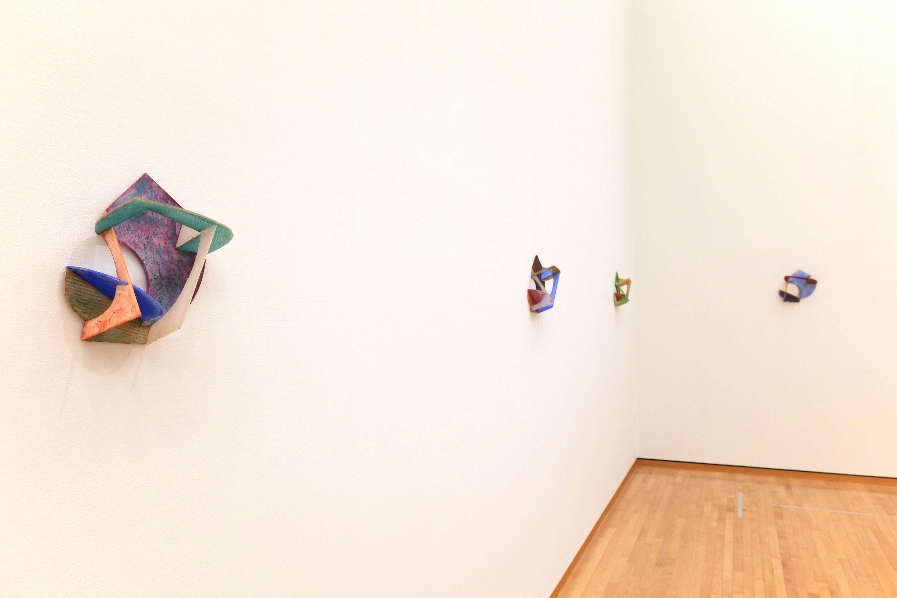 「岡﨑乾二郎 而今而後 ジコンジゴ Time Unfolding Here」（東京都現代美術館）開幕レポート。「転回」の先に見えたその造形の ...