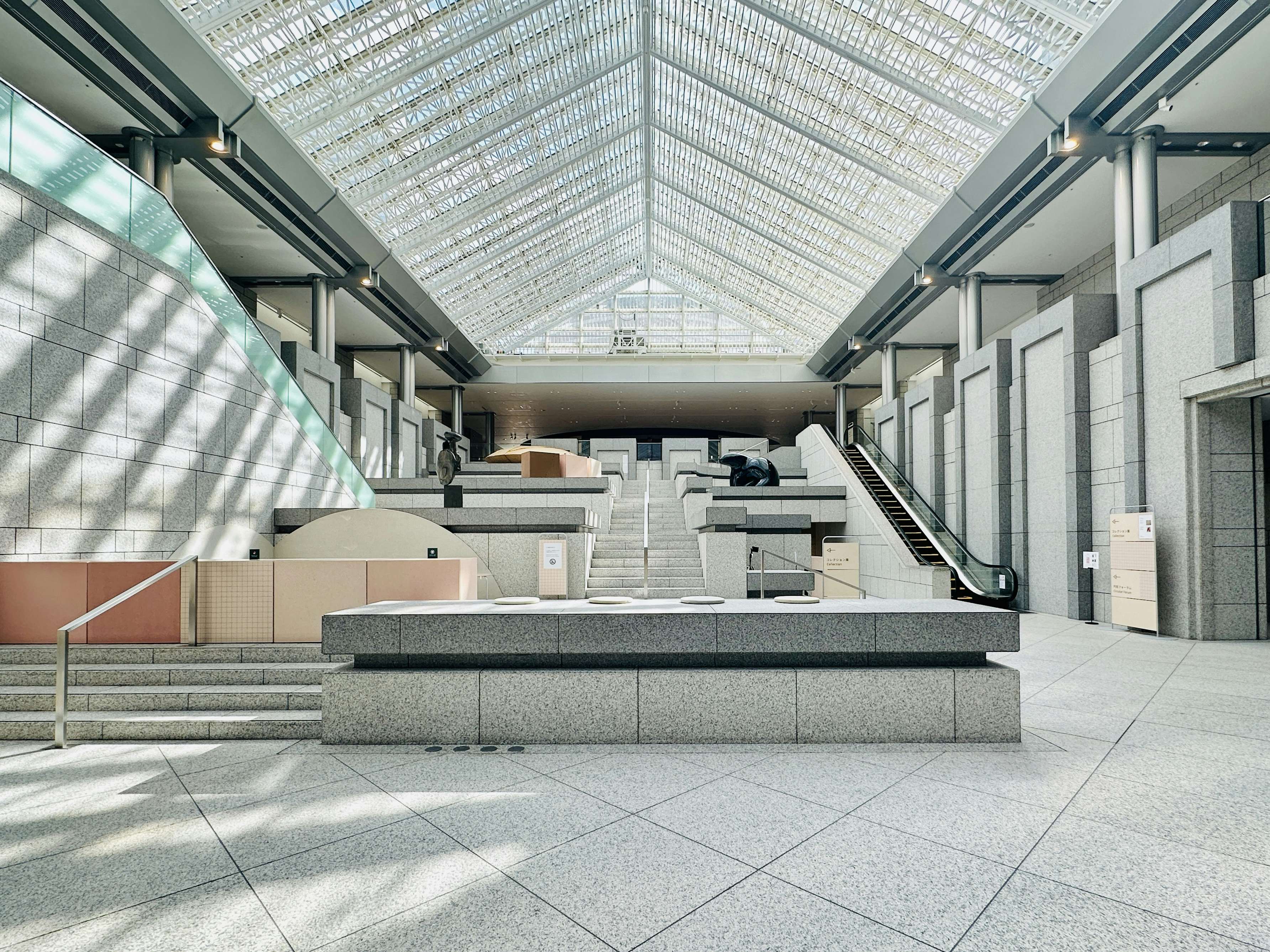 梅田哲也による新作の劇場ツアー型パフォーマンス。「シアターウォーク／A Walk in Theater」が名古屋で開催へ｜美術手帖