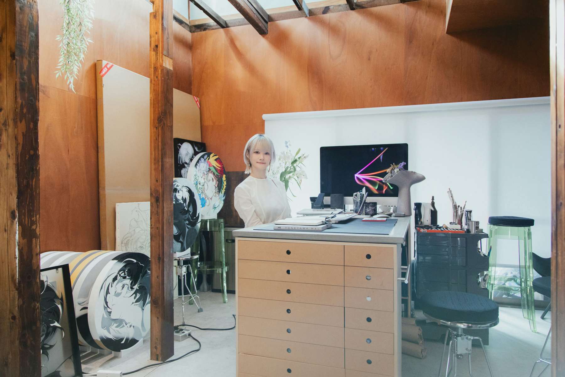 蜷川実花の関西過去最大規模の展覧会「蜷川実花展 with EiM：彼岸の光、此岸の影」 が京都市京セラ美術館で開催｜美術手帖