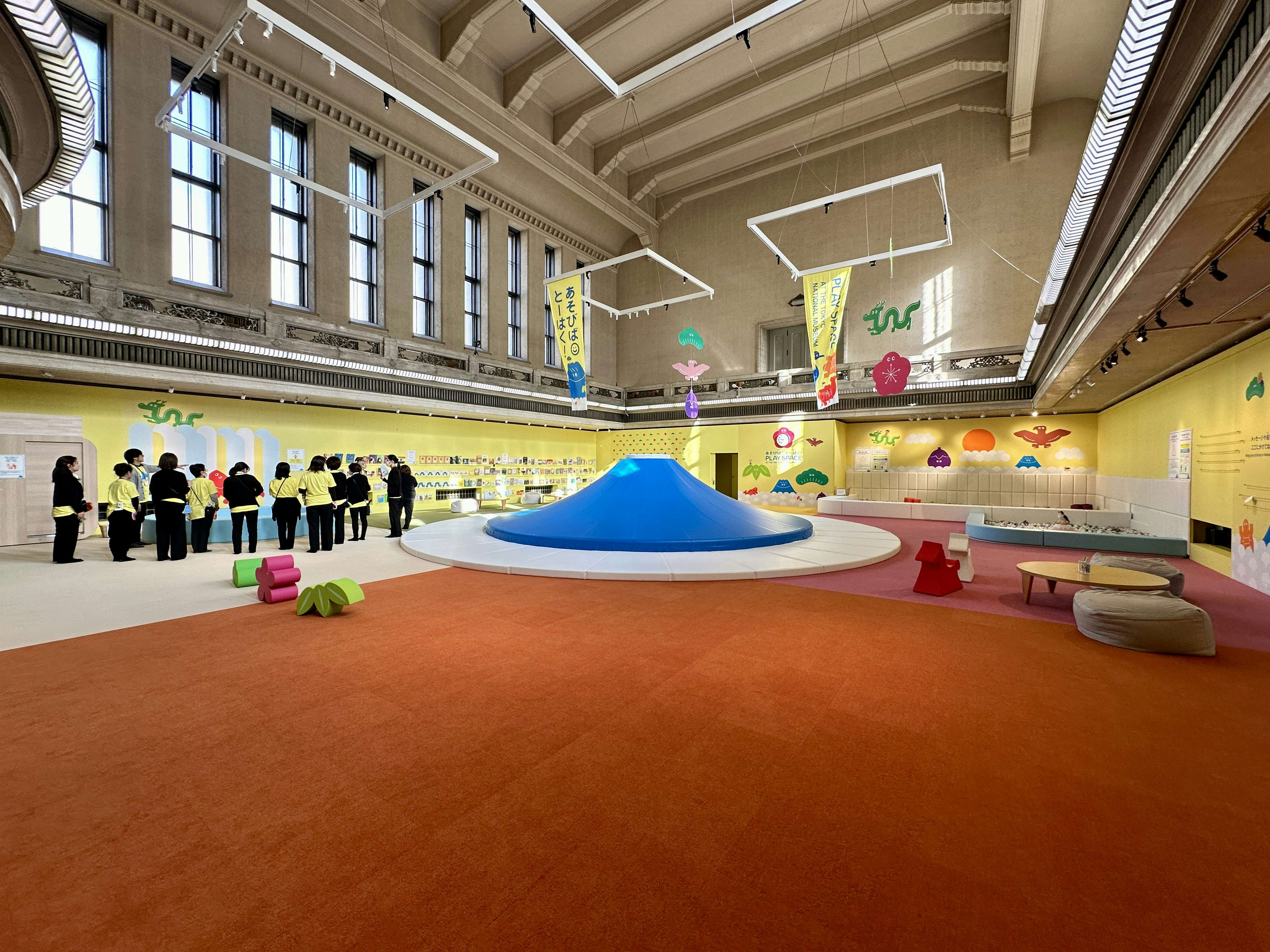 SANAA設計の新文化拠点。台湾初の美術館＋図書館複合施設「台中緑美図」が12月開館｜美術手帖